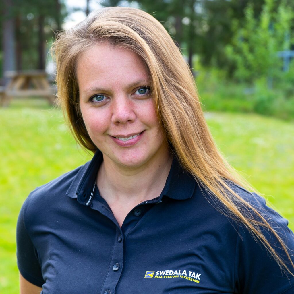 Servicekontoret hjälper till med kundärenden - Swedala Tak